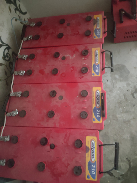 Продам аккумулятор 210 amper 12 volt