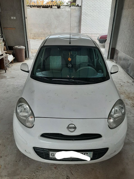 Nissan Mikrа год 2014 пробег 118000