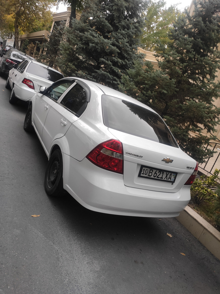 Nexia 3 sotiladi gazi bor