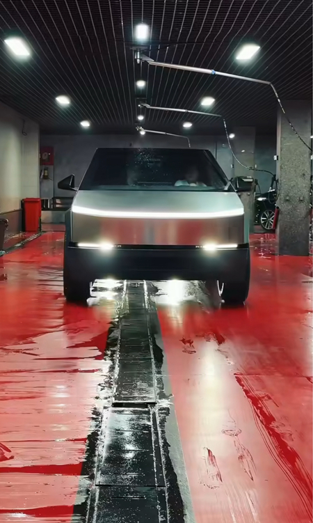 Tesla Cybertruck Cyberbeast (Foundation Series)