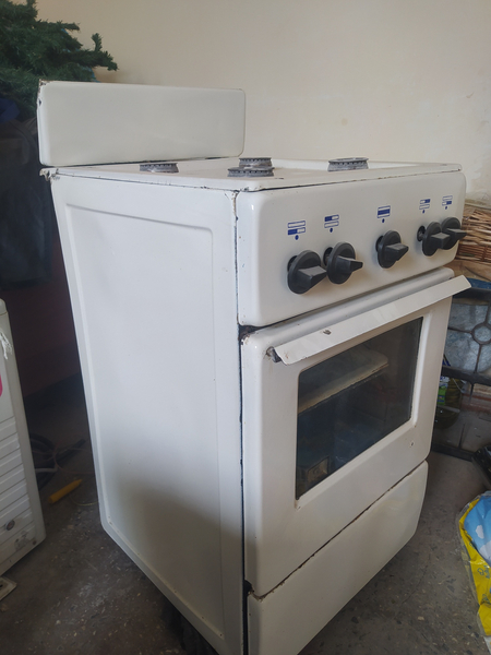Gaz plita srochna sotiladi