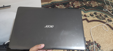 Acer notbook sotiladi