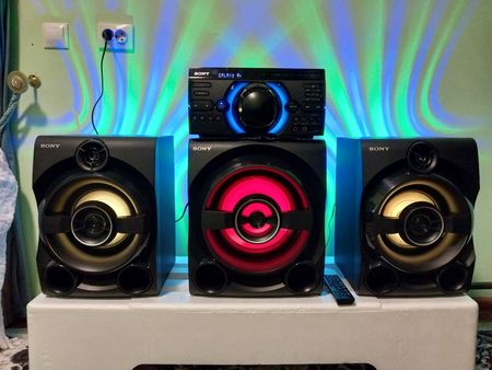 Muzikalni sentr SONY MHC M80D 2150W RMS