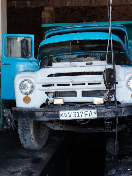 Zil sotiladi srochno