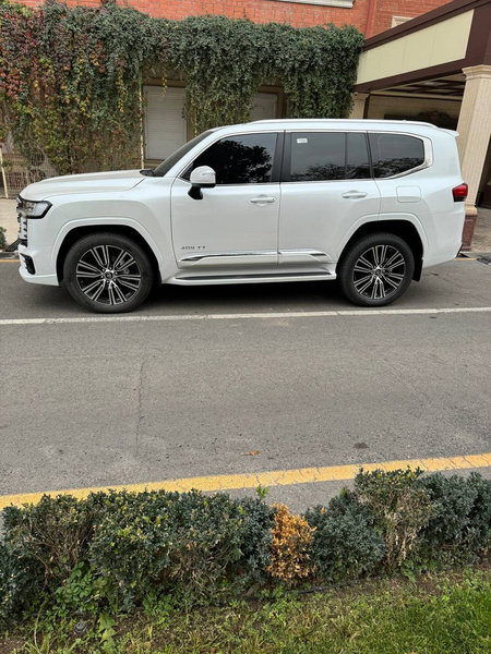 продается Land Cruiser 300 J1