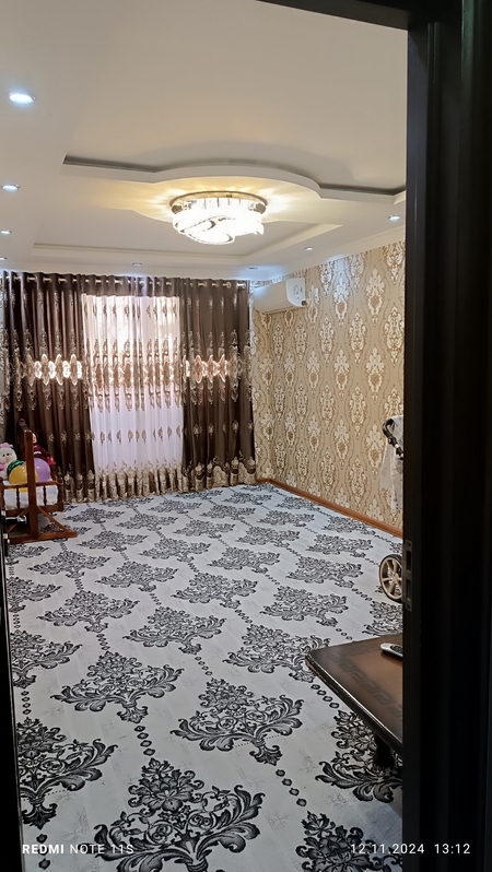 Продается 3 х комнатная квартира в городе Бухаре