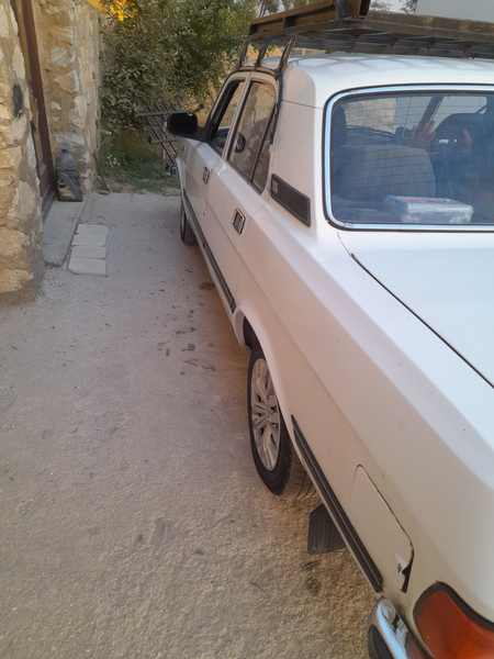 Volga 31 02 radnoy kraska 2001 yil