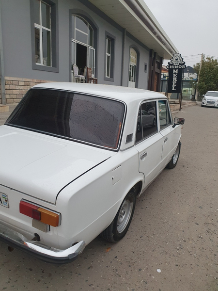 Vaz 21011 srochna sotiladi