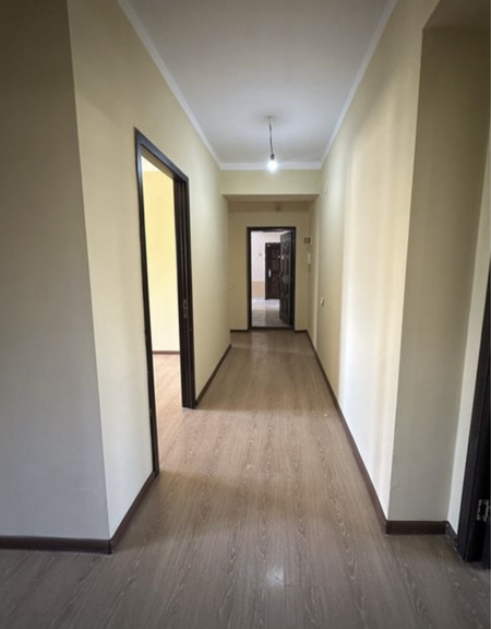 Sergeli 6A da 2 xona razdelniy uy mebel texnikasi bn sotiladi