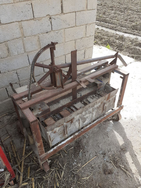 Shlakablok Aparat sotiladi xolati yaxshi