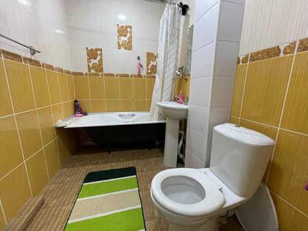 Срочно продаётся квартира 4/5/9 на Мирабадском р-е Госпитальный(J2619)
