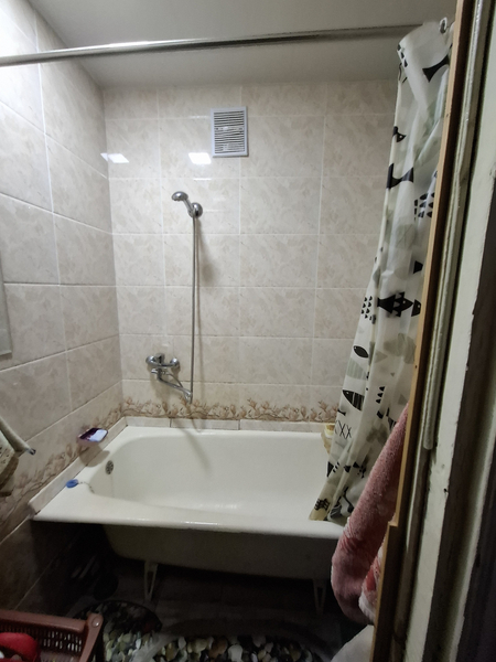 Продаю 2 ком квартира на 4 этаже 5 этажного дома. Тузель 1
