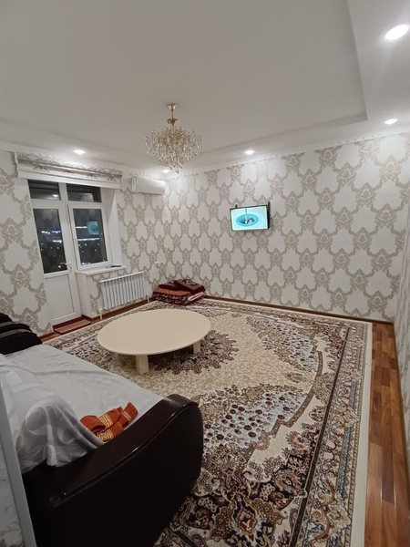 Ургенч шахарида 2 хонали квартира оилавий туриш учун ижарага берилади.