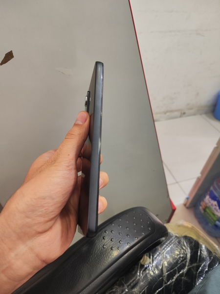 Redmi note 12.  8+8/256gb