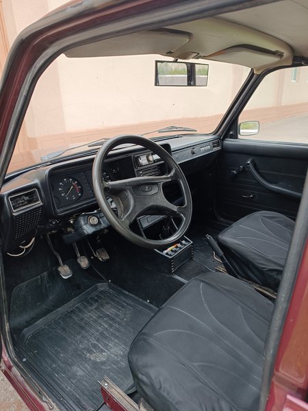 Lada 2104 srochna