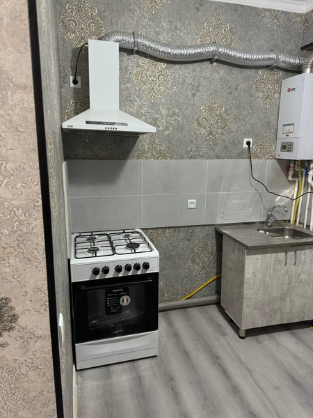 Продаётся  1 комнатная квартиоа м Горького.  в новой новостройке