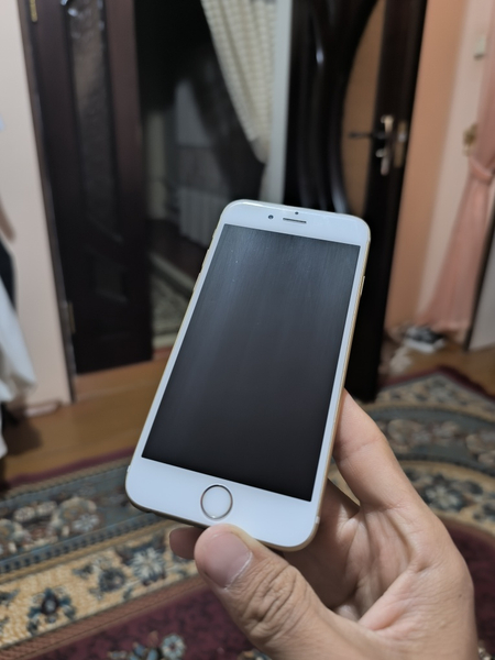 Iphone 6s  garantiya bor icloud toza karobka yo