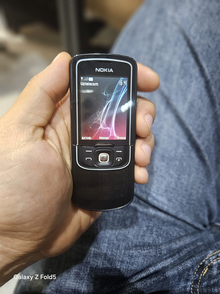 Продаю Nokia 8600 Luna в идельном состоянии