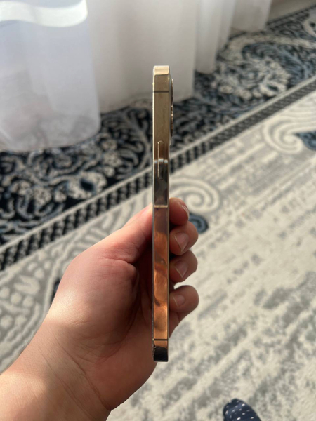 iphone 12 pro …..