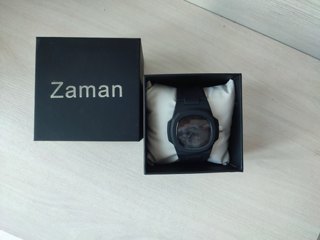 Zaman soat. Часы Zaman.