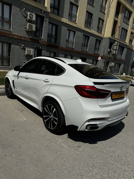 Продается белый BMW х6 2015 oq rang Sotiladi