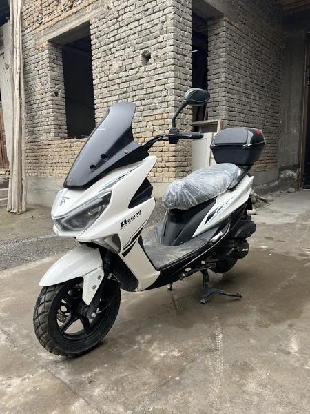 Racing skuter 1000$