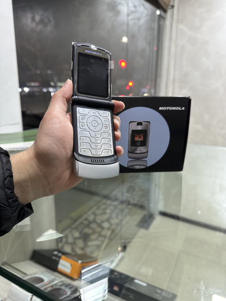 Motorola v-3 aika Gsm legenda