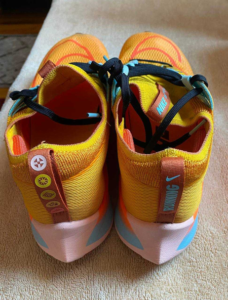 Продаются  кроссовки для бега Nike zoom fly 4