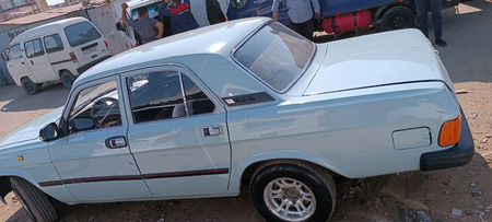 Volga 31029 srochna sotiladi
