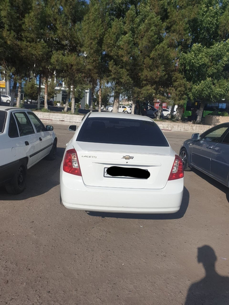 Gentra avtomobil