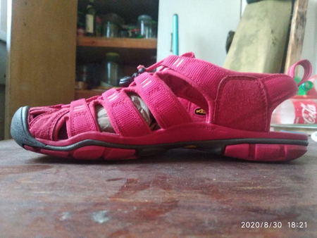 Б.у. сандалии Keen Clearwater CNX размер women US8.5
