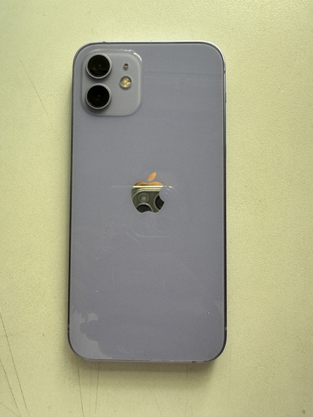 Iphone 12 в хорошем состоянии