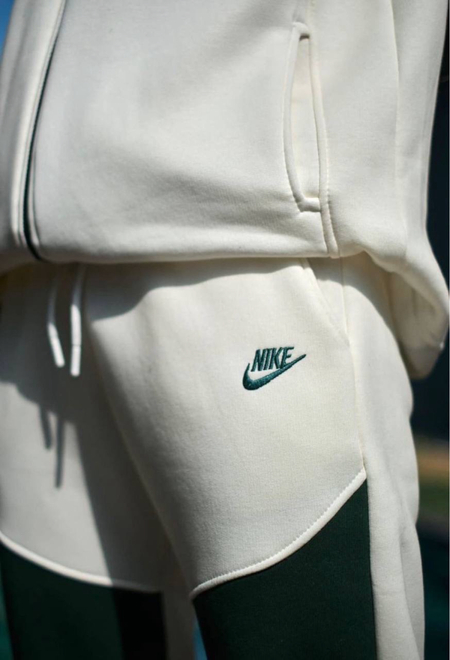 Спортивный комплект Nike