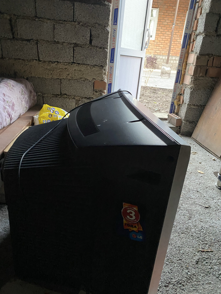 LG tv bn postavka sotiladi  arzon narxda