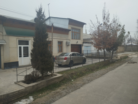 Uy Sotiladi Fayizli Xonadon