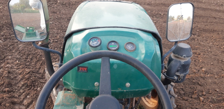 Mini traktor satiladi