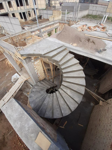 Beton zina ( Лестница) qilamiz.