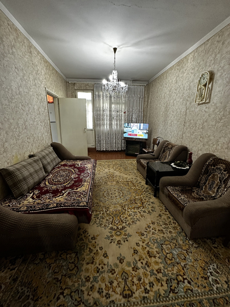 Феруза Продается квартира 2/2/4 балкон 1.5х3 Зеркалка