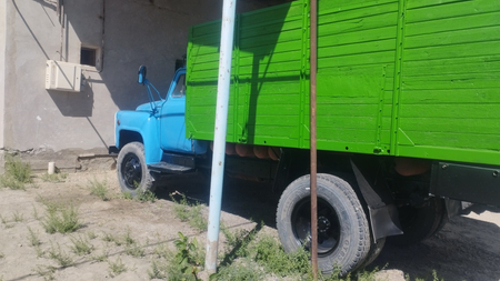 Gaz 53 avtomashinasi sotiladi