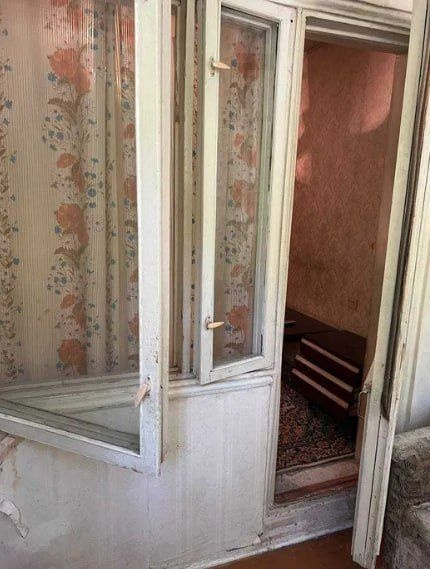 Сотилади Чиланзар 25 квартал 1//1//4 38 м2 ор. Олам