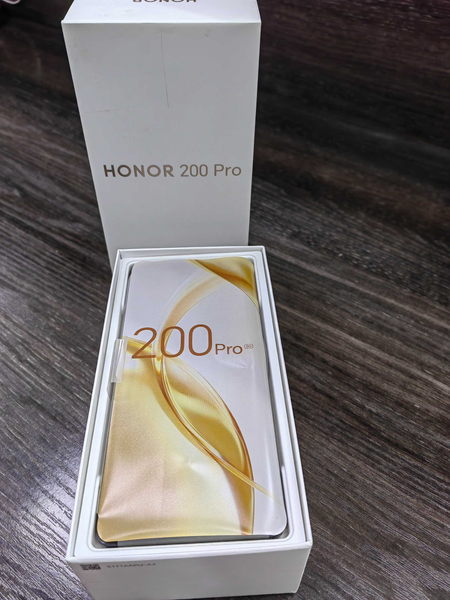 Honor 200 Pro 12/512GB в отличном состоянии полный комплект с гаранти