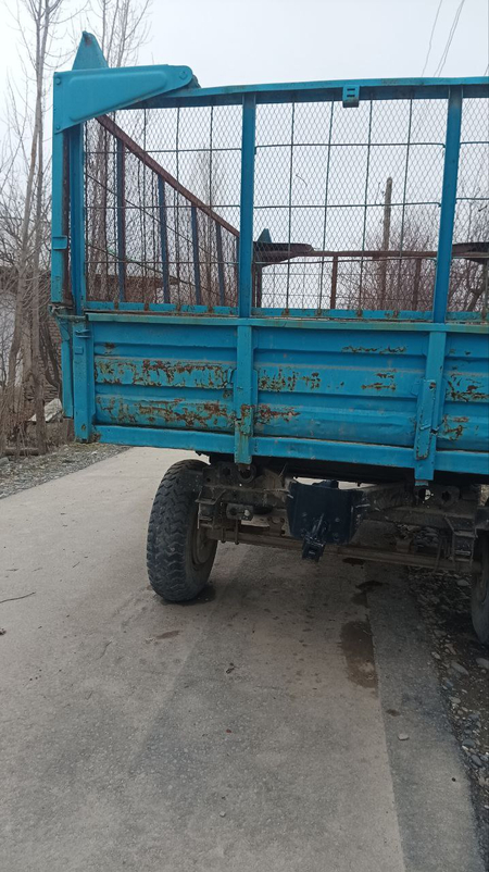 МТЗ 80 трактори сотилади