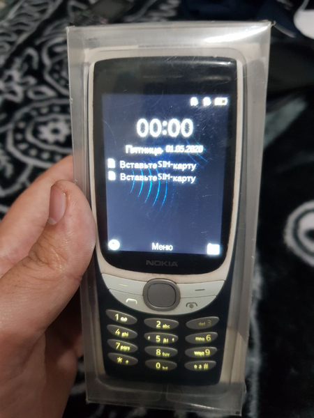 Nokia 8210 knopichniy