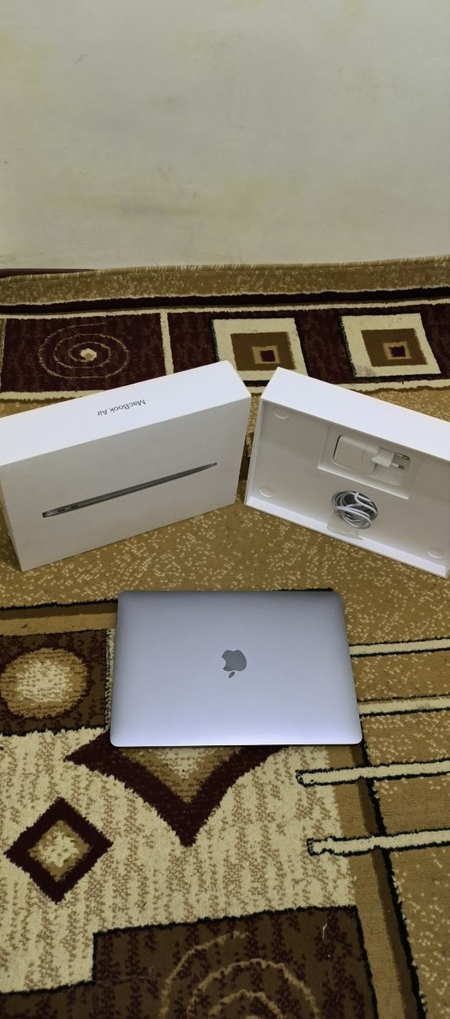 MacBook Air 13 2018 silver
