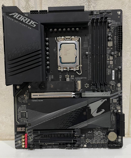 Gigabyte z790 aorus elite + imtel core i5 14600kf