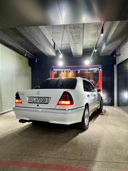 Mercedes-Benz W202