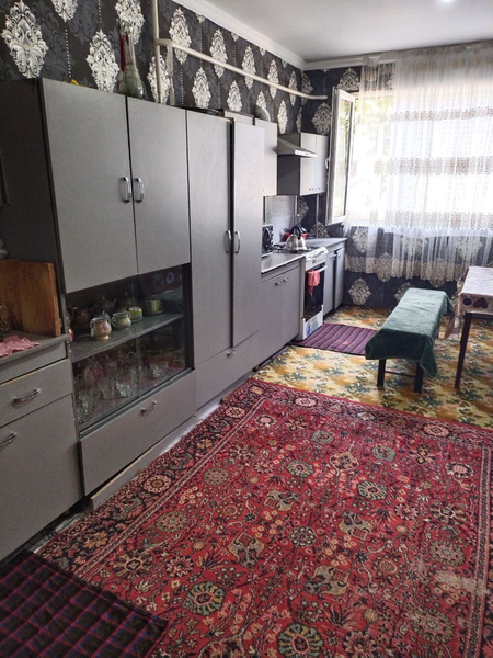 Продаётся квартира 1 этаж есть огород