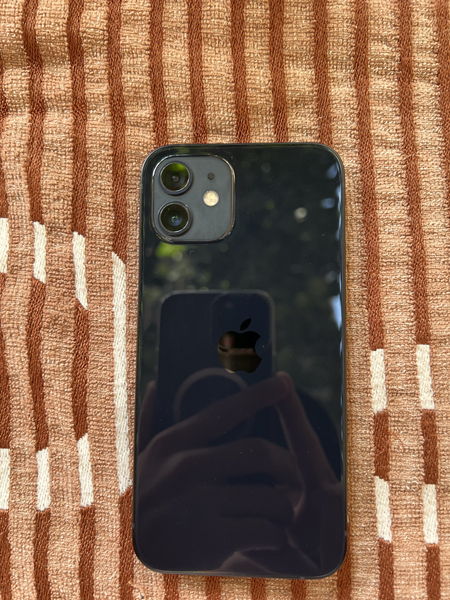 Iphone 12 sotiladi