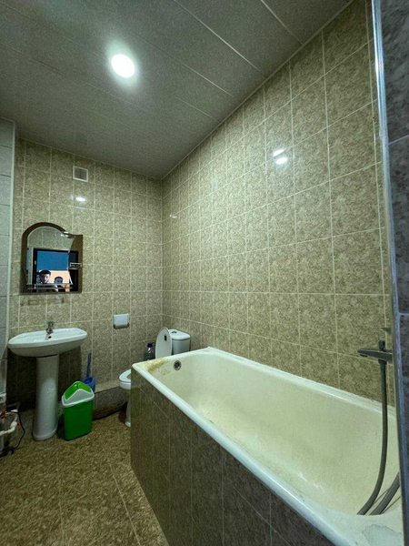 2 xonali 70m2  3-qavat uy sotiladi.