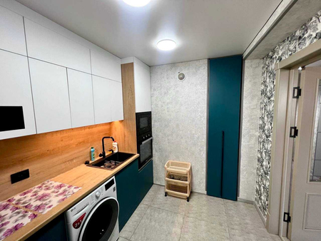 Срочно! На Бобуре - 3х ком, 84м², свежий евроремонт + мебель и техника